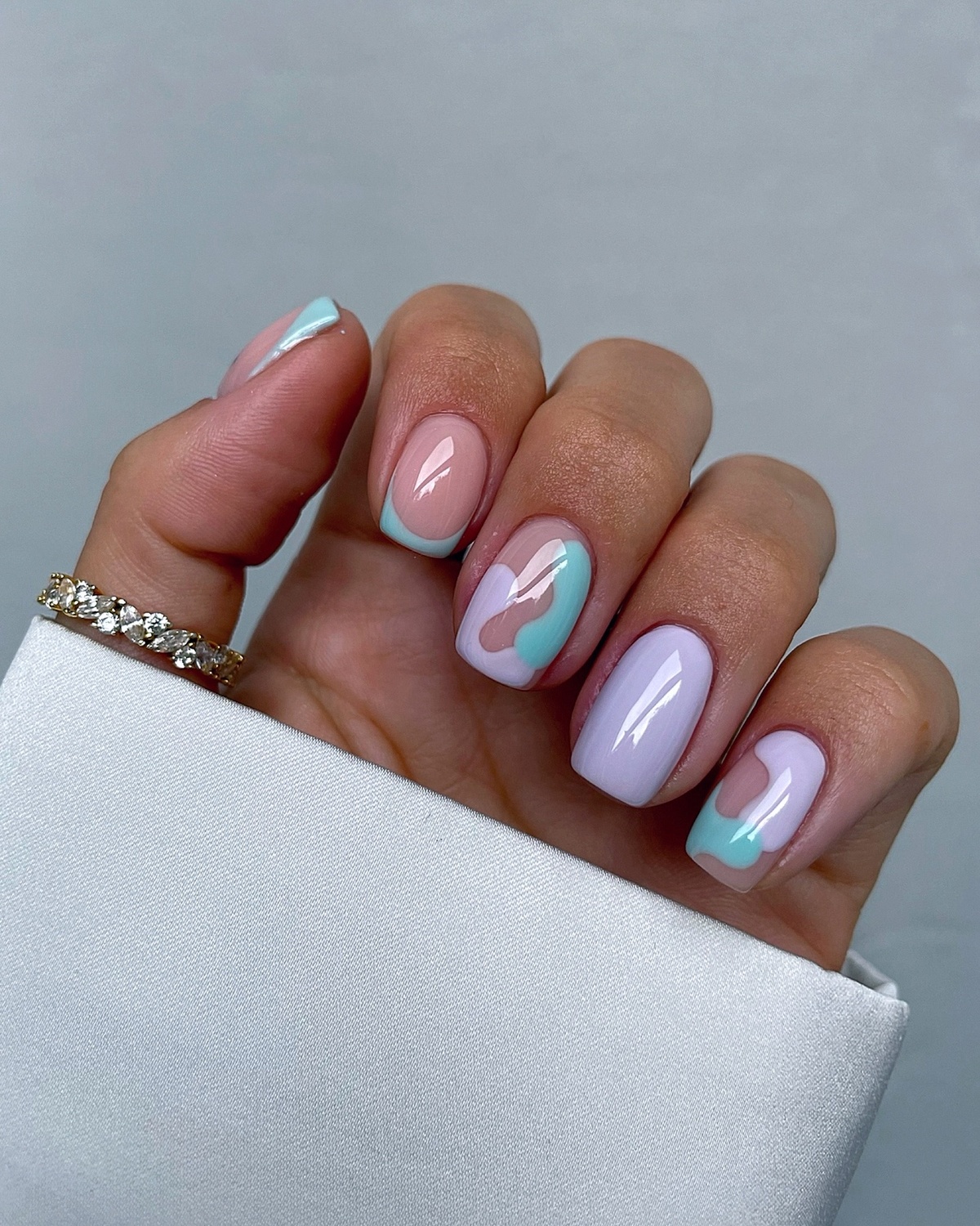 18 Fun Two-Tone French Tip Designs to Try - Archeworks