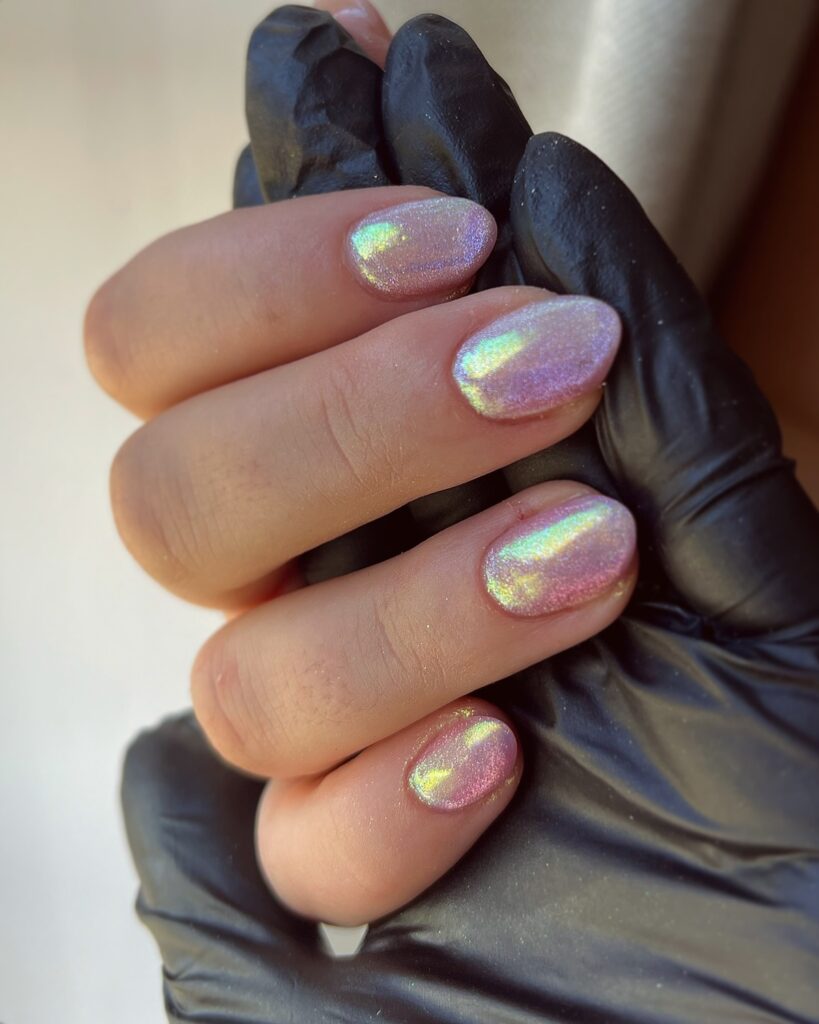 36 Short Oval Nail Ideas for Subtle Glamour - Archeworks