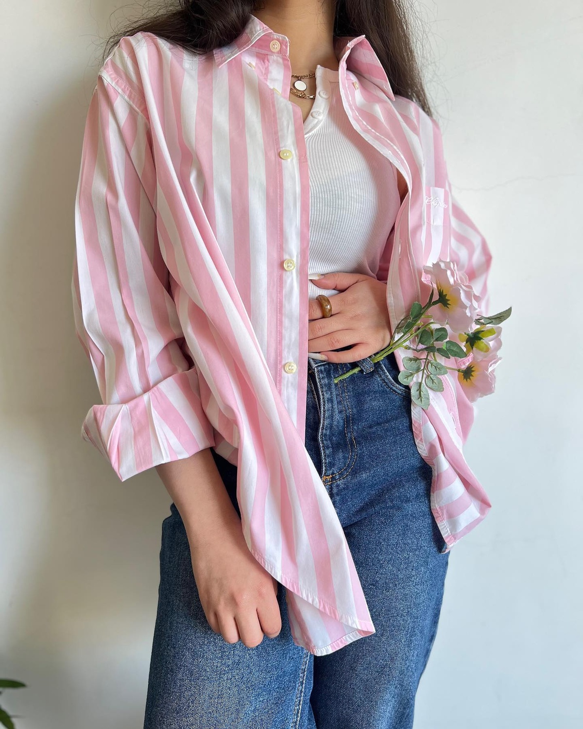 18 Cute Pink Shirt Outfit Ideas with Styling Tips - Archeworks
