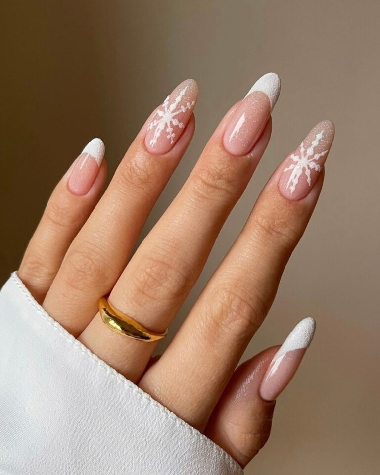 18 Stunning Winter Nail Art Ideas - Archeworks