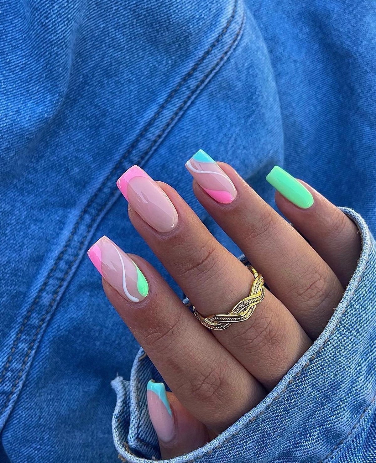 18 Fun Two-Tone French Tip Designs to Try - Archeworks