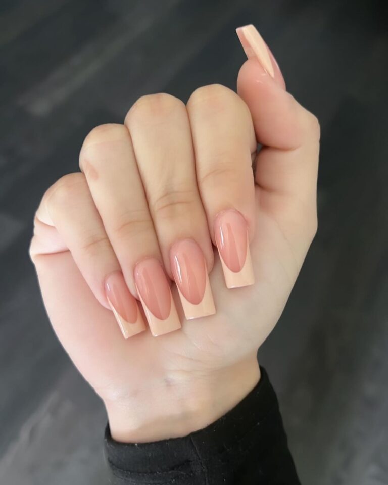 18 Trendy Square French Tip Nail Ideas - Archeworks