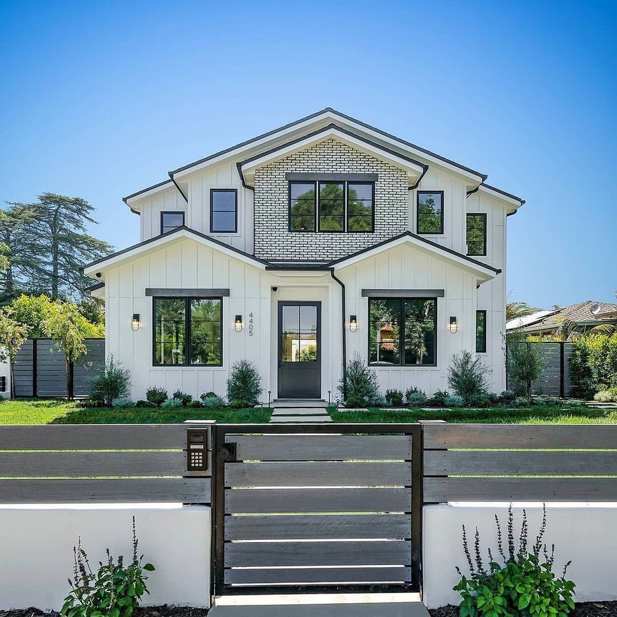 18 Perfect Modern Cottage House Ideas to Consider - Archeworks