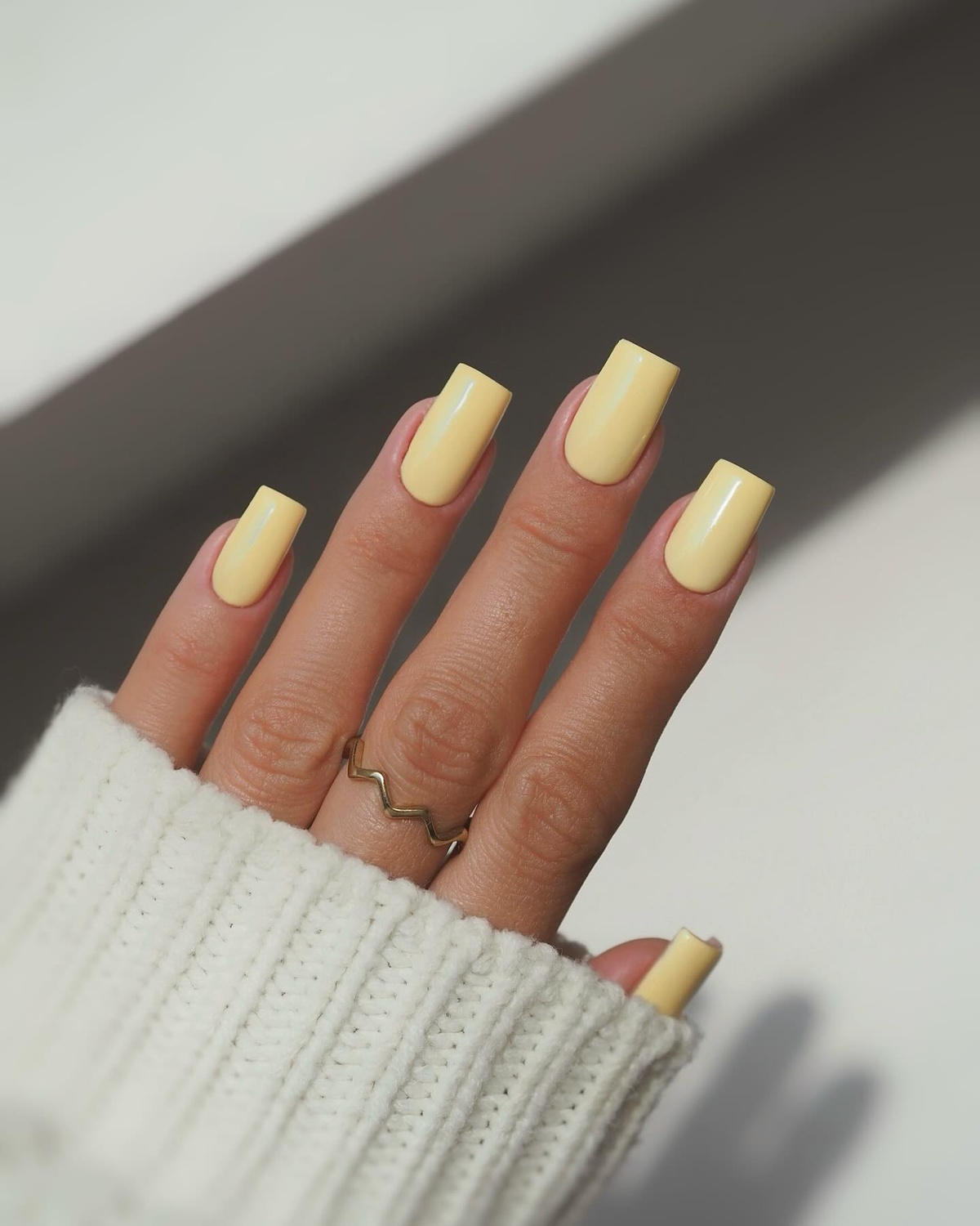 18 Gorgeous Plain Summer Nails to Rock - Archeworks