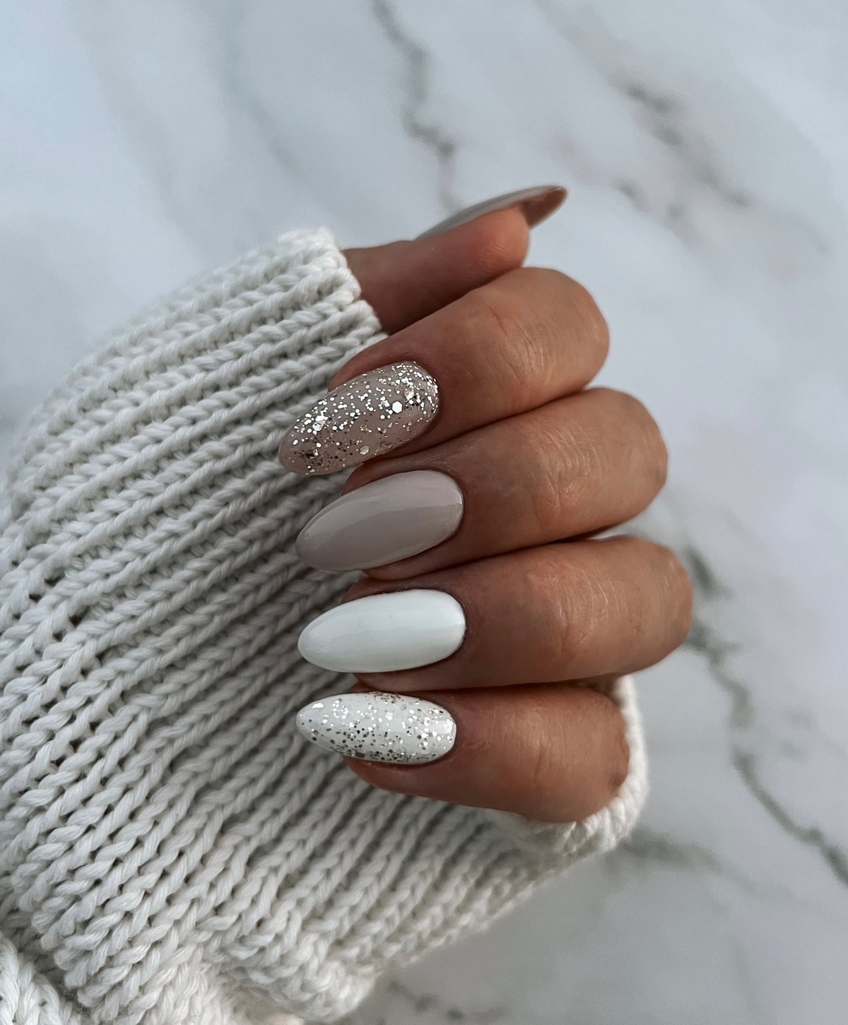 18 Beautiful White Fall Nail Inspirations - Archeworks