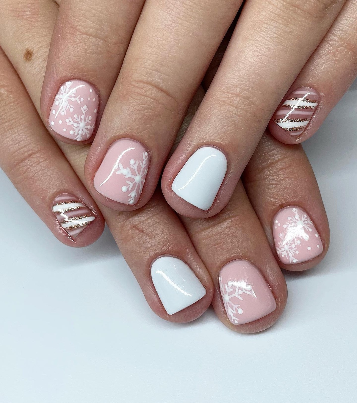 18 Bold Short Square Winter Nail Designs for a Polished Look - Archeworks