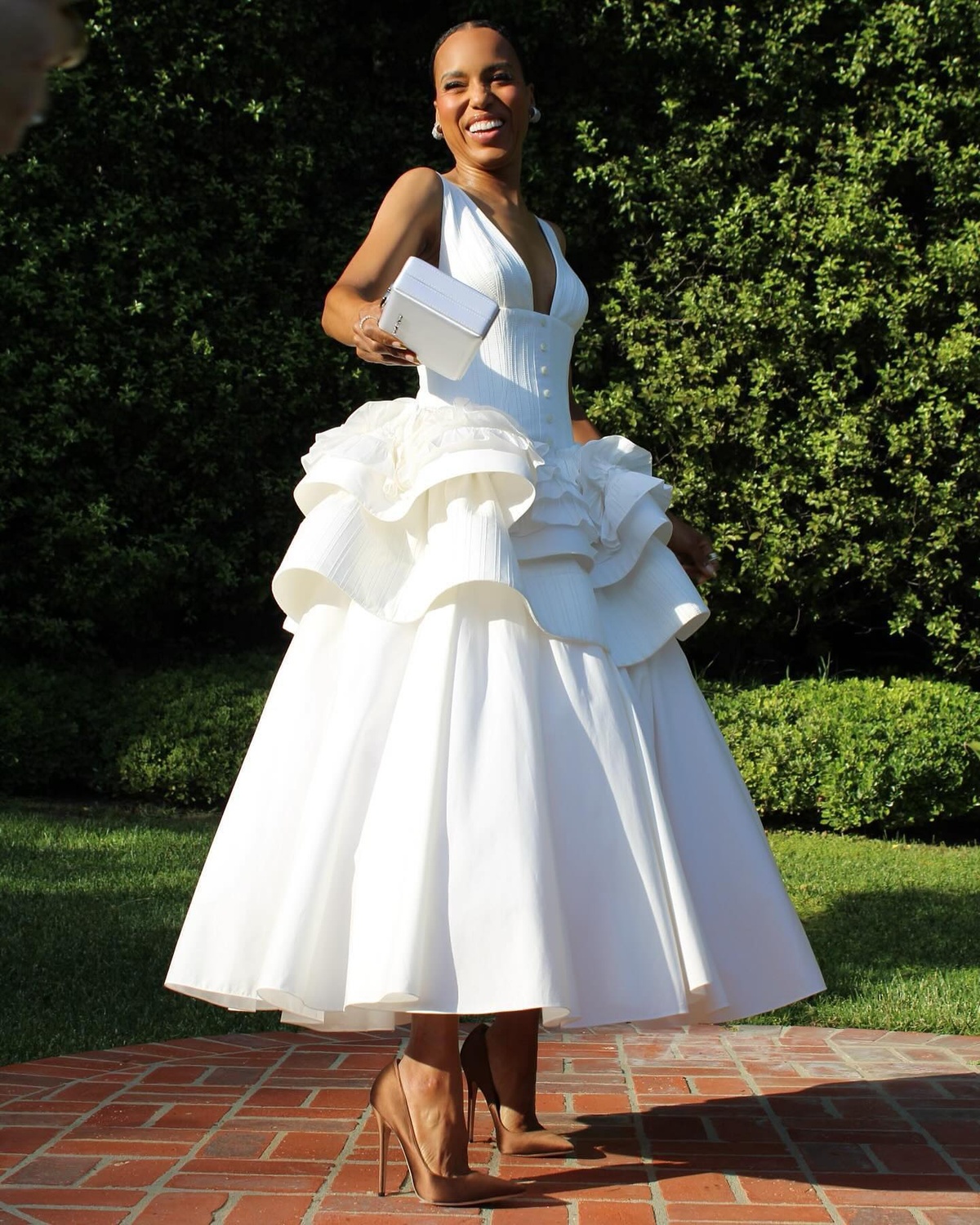 18 Classy Simple White Dress Trends for Unmatched Elegance - Archeworks