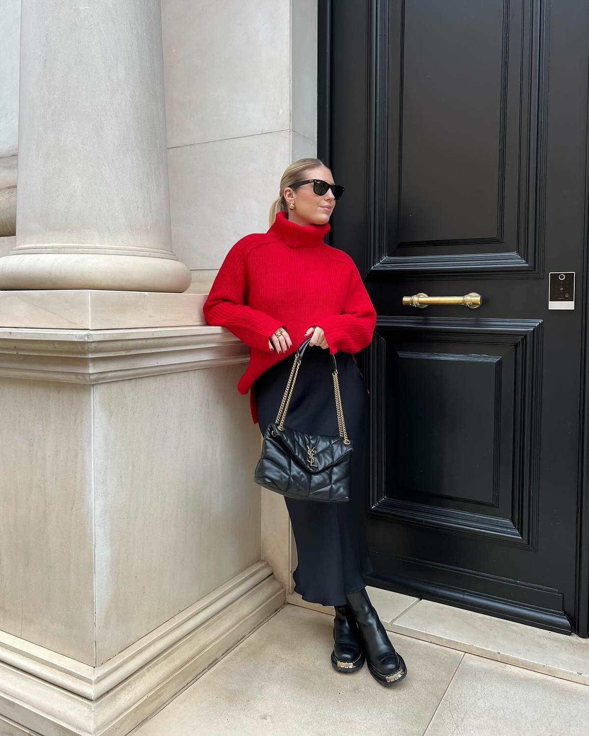18 Chic Red Sweater Outfits for Winter to Try - Archeworks