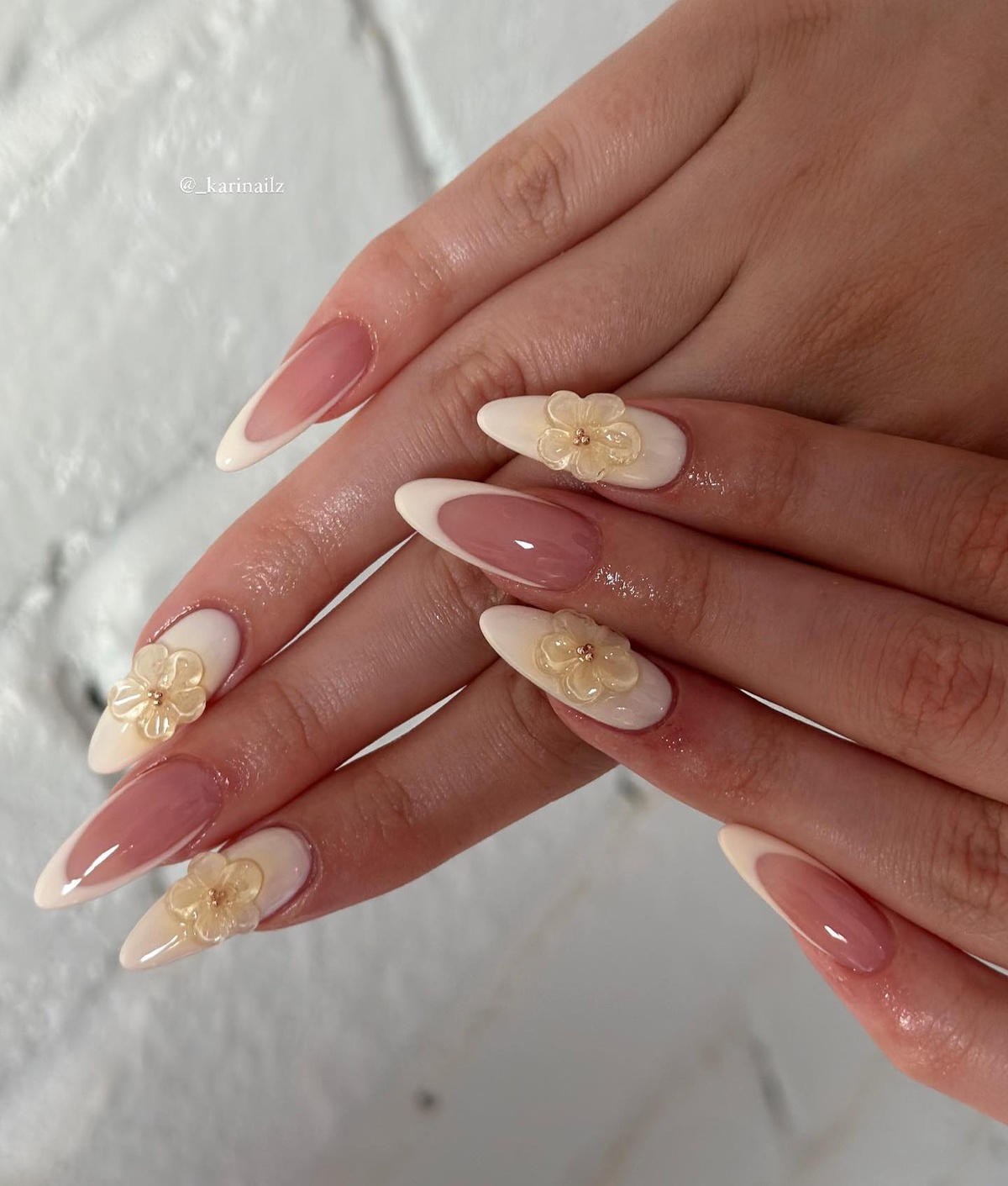 18 Adorable Pastel Yellow Nail Designs to Adore - Archeworks