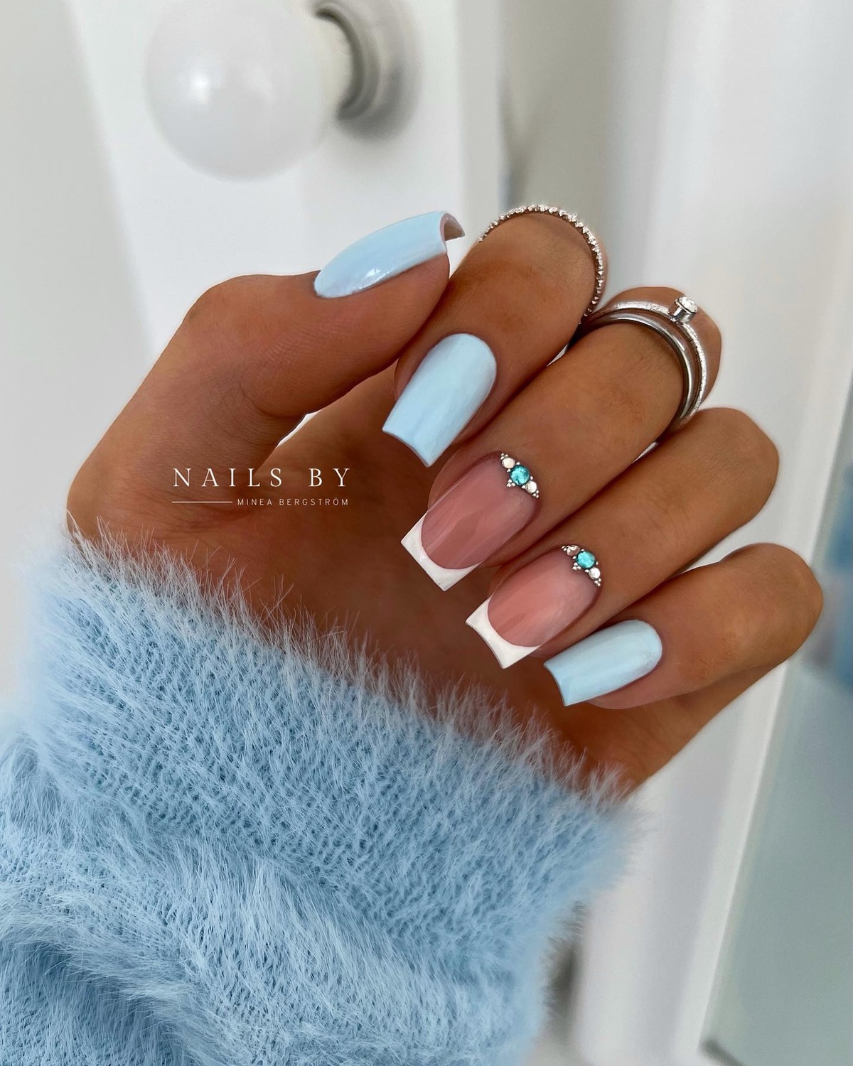 18 Trendy Square French Tip Nail Ideas - Archeworks
