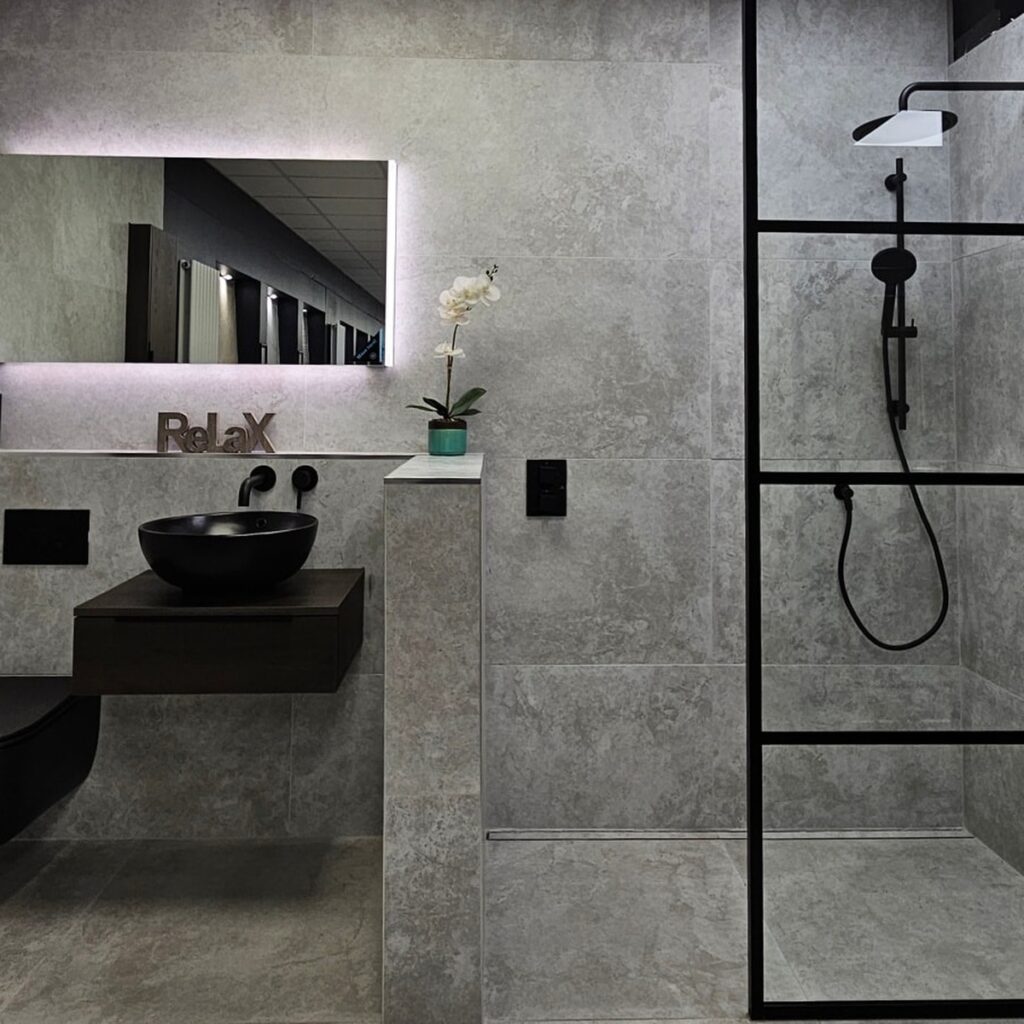 18 Beautiful Dark Grey Bathroom Tile Designs to Try - Archeworks