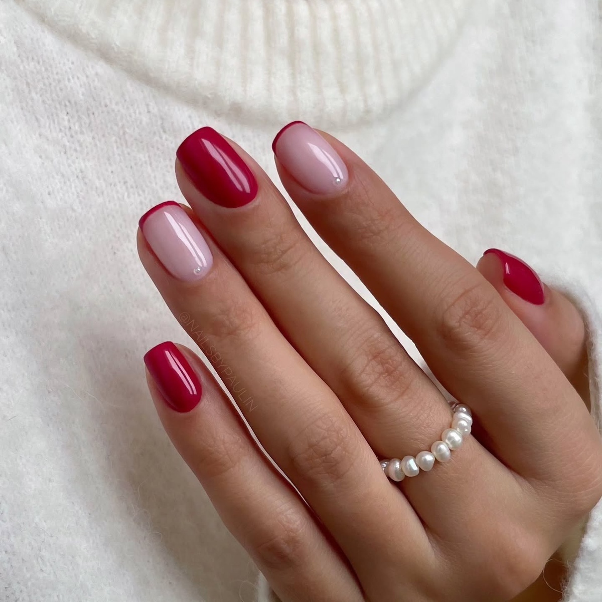 17 Stylish Short Red Nail Ideas - Archeworks