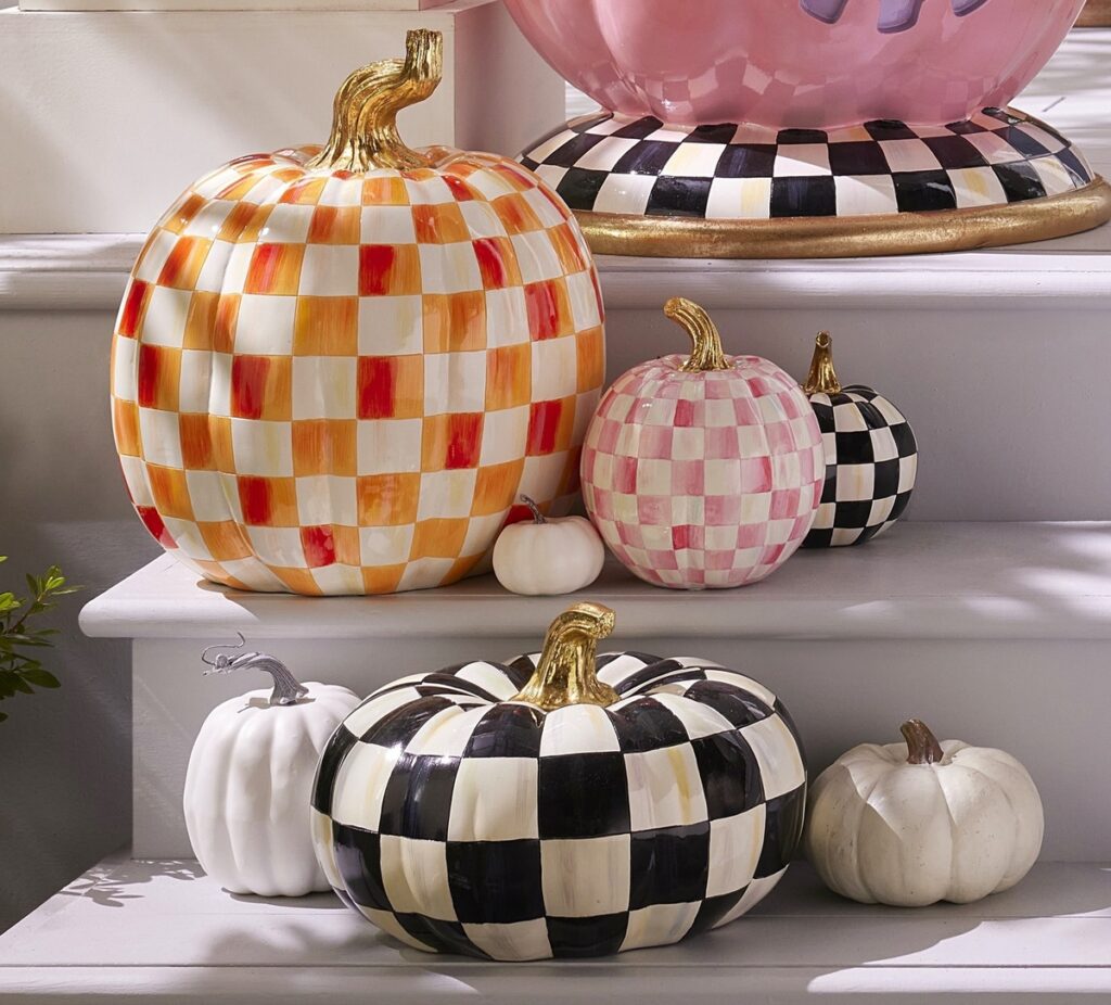 18 Creative Pumpkin Painting Ideas for Fun Decorations - Archeworks