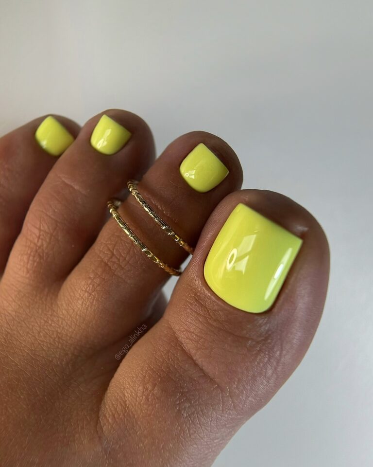 25 Fun and Cute Summer Toenail Ideas - Archeworks