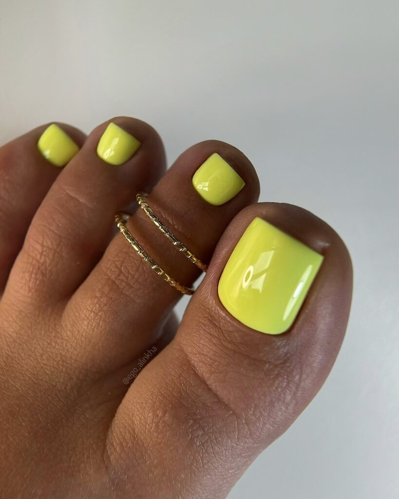 25 Fun and Cute Summer Toenail Ideas - Archeworks