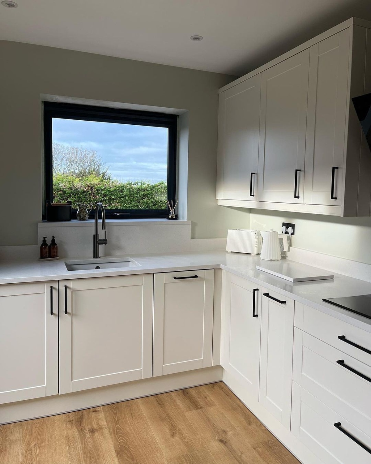 18 Chic Cream Kitchen Cabinet Designs to Enhance Your Space - Archeworks