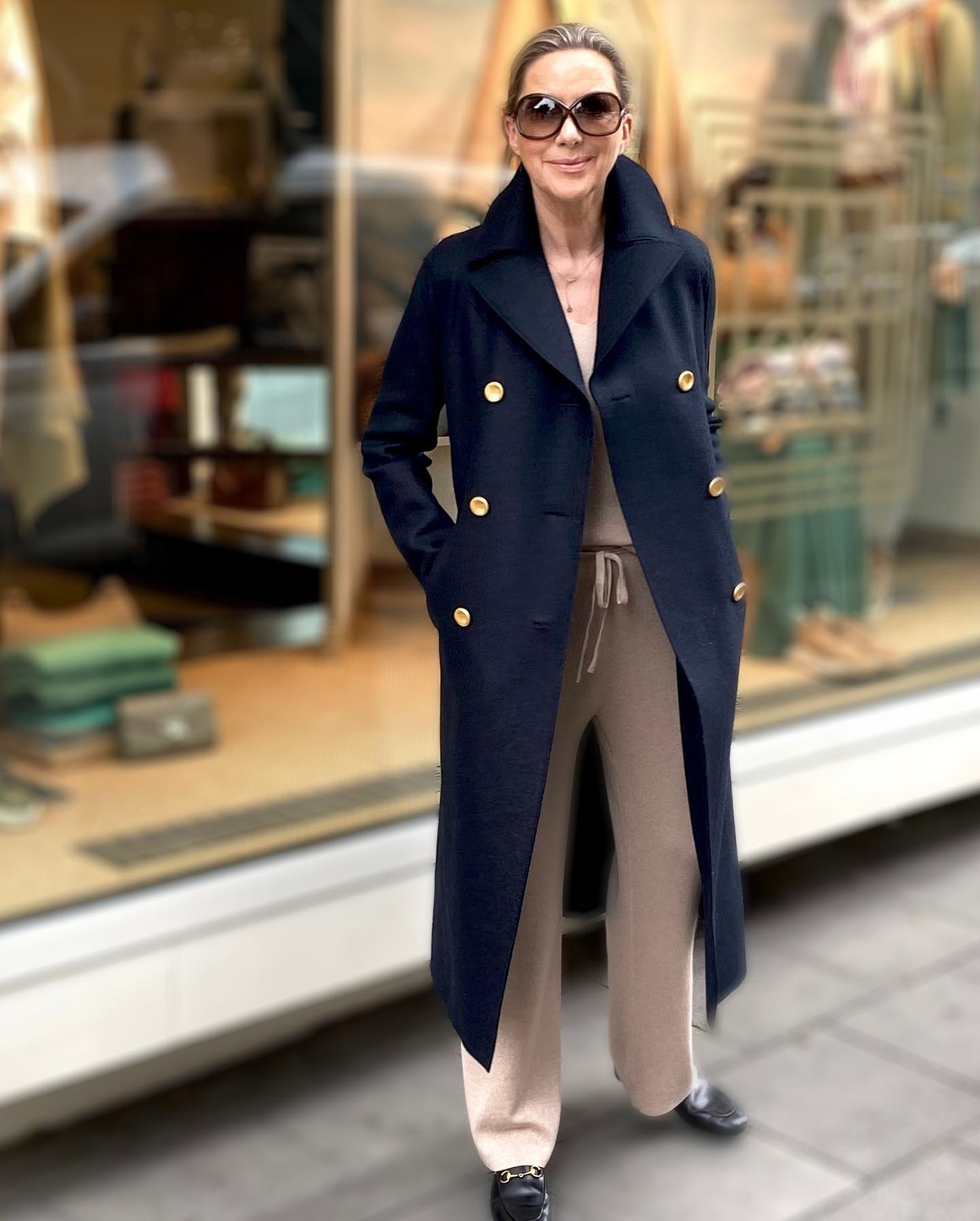 9 Ideal Ways to Style Dark Blue Coat Styles for Women - Archeworks