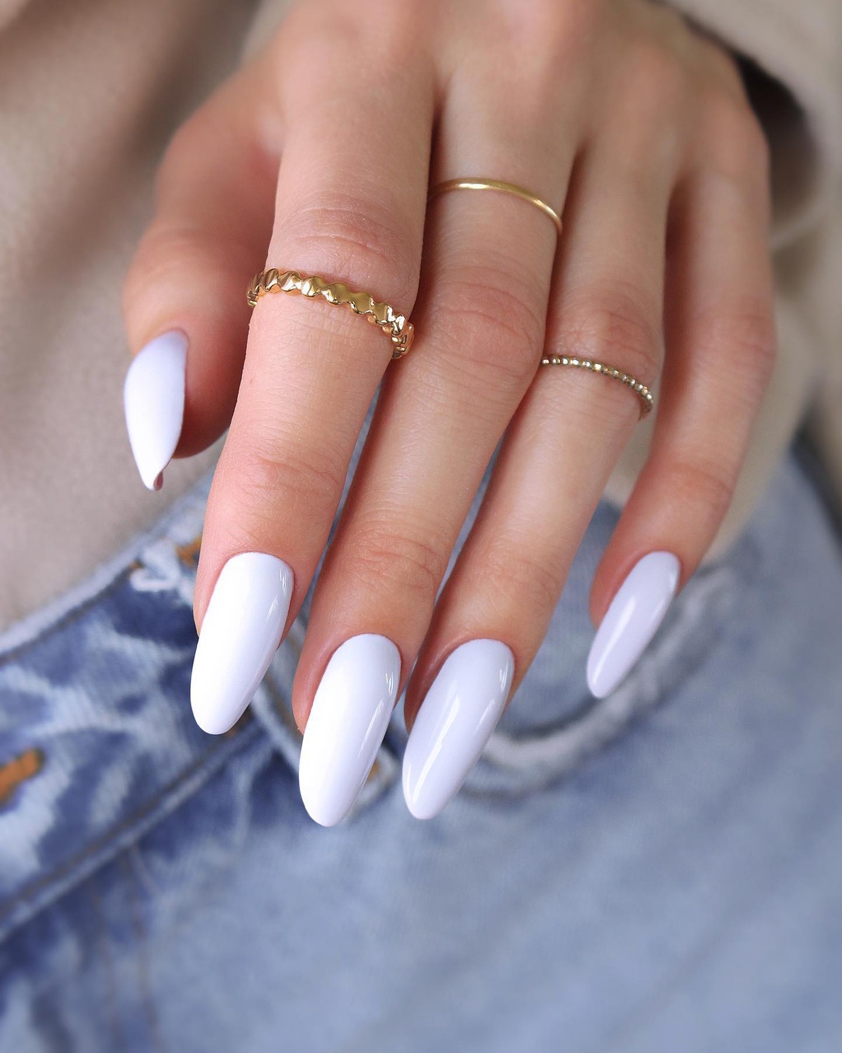 18 Clean White Nails for a Sleek, Simple Look - Archeworks
