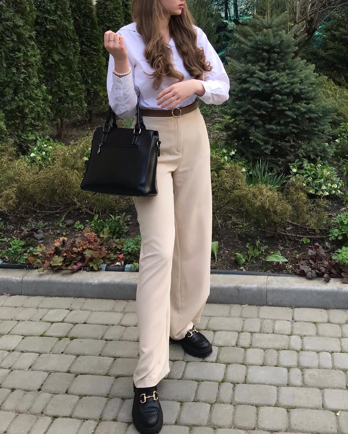 18 Soft Feminine Outfit Ideas for Effortless Elegance - Archeworks