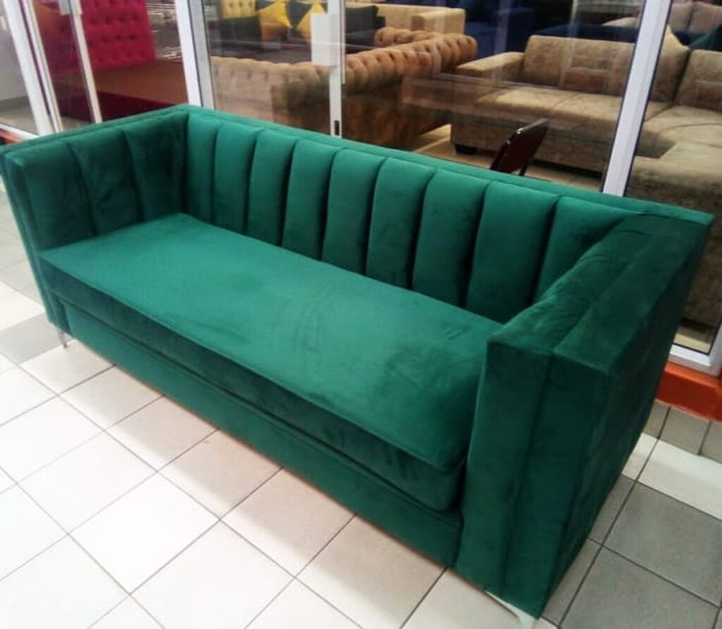 18 Gorgeous Green Couch Ideas for Interiors - Archeworks