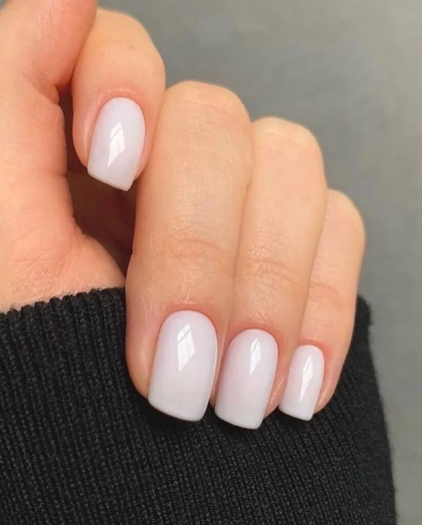 18 Classy Short White Nails for an Effortless Look - Archeworks