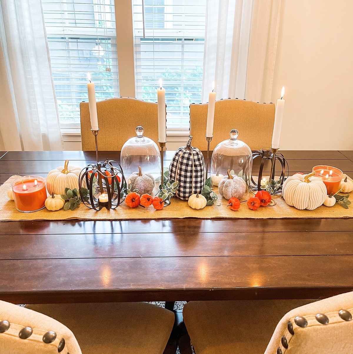 17 Festive Halloween Dining Table Decor Inspirations - Archeworks