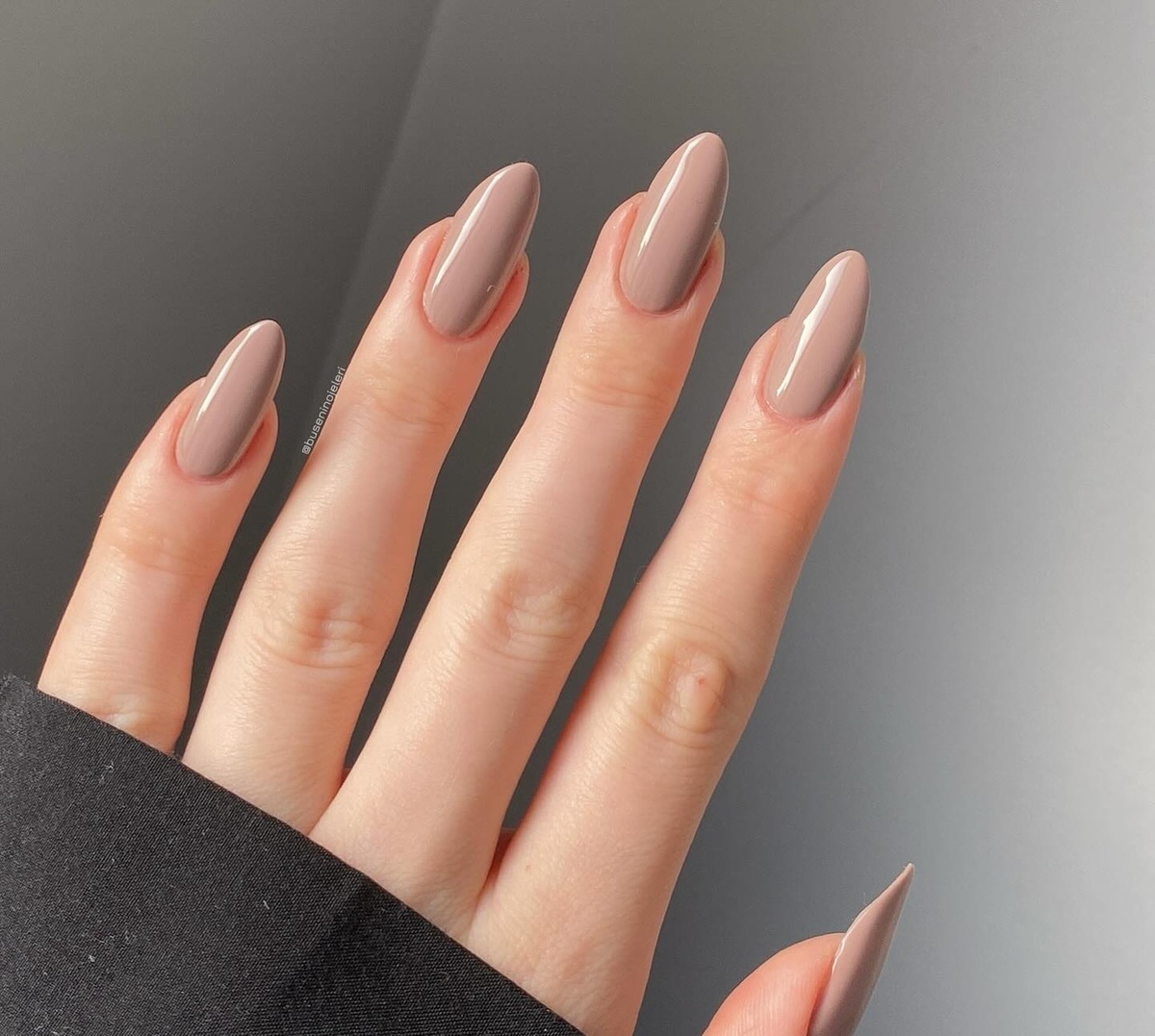 19 Gorgeous One-Color Nails for a Minimalist Vibe - Archeworks