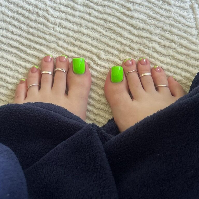 25 Fun and Cute Summer Toenail Ideas - Archeworks