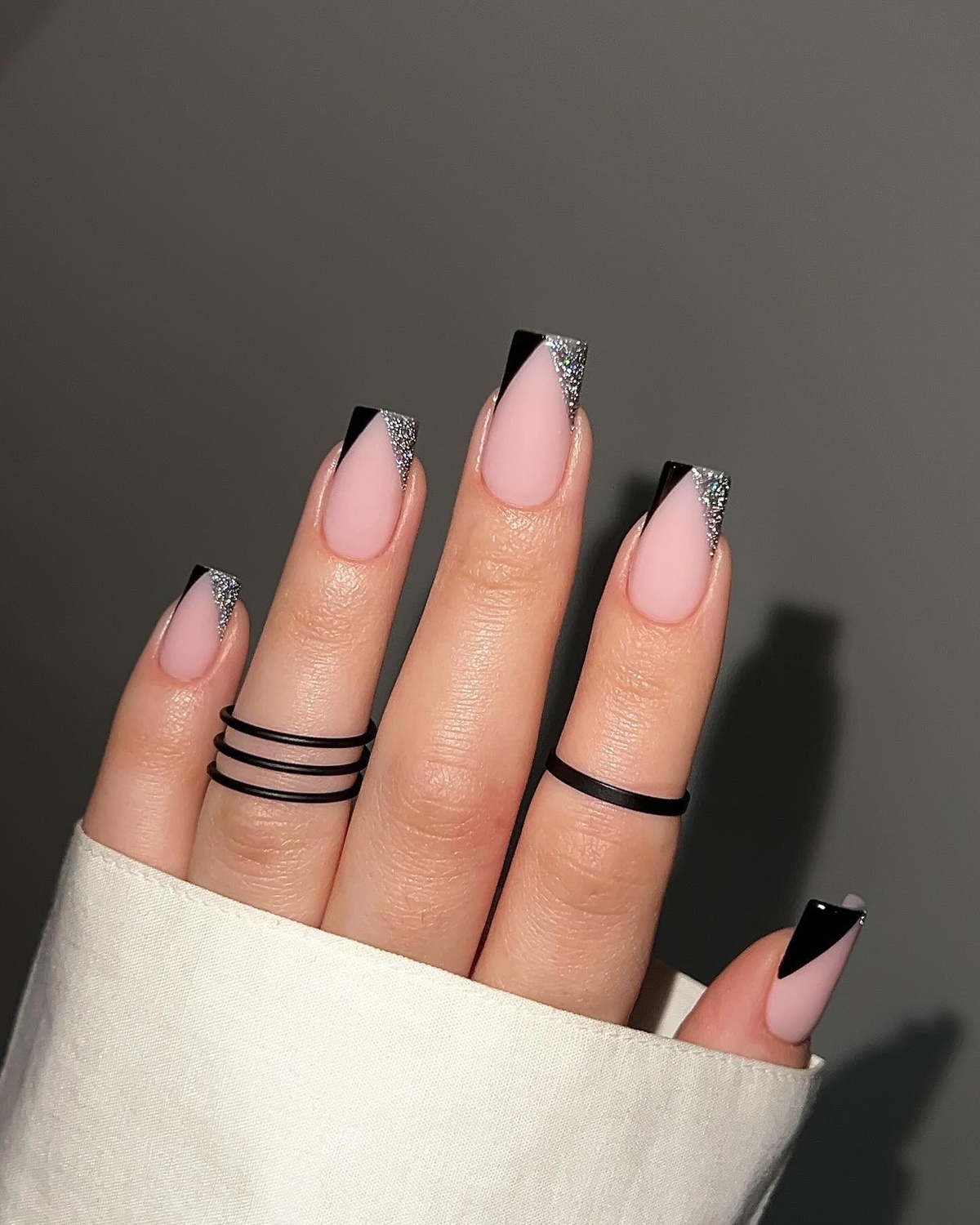 18 Modern Black French-tips Nails to Adore - Archeworks