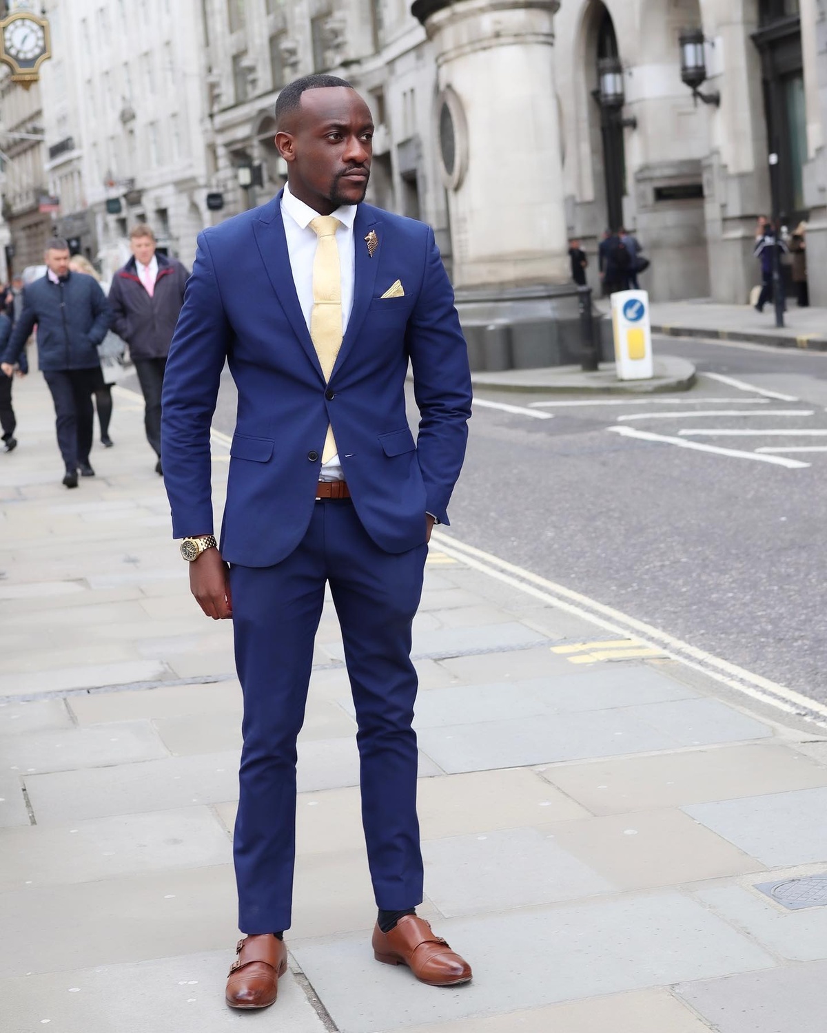 18 Stylish Blue Suit Pairings for Men - Archeworks