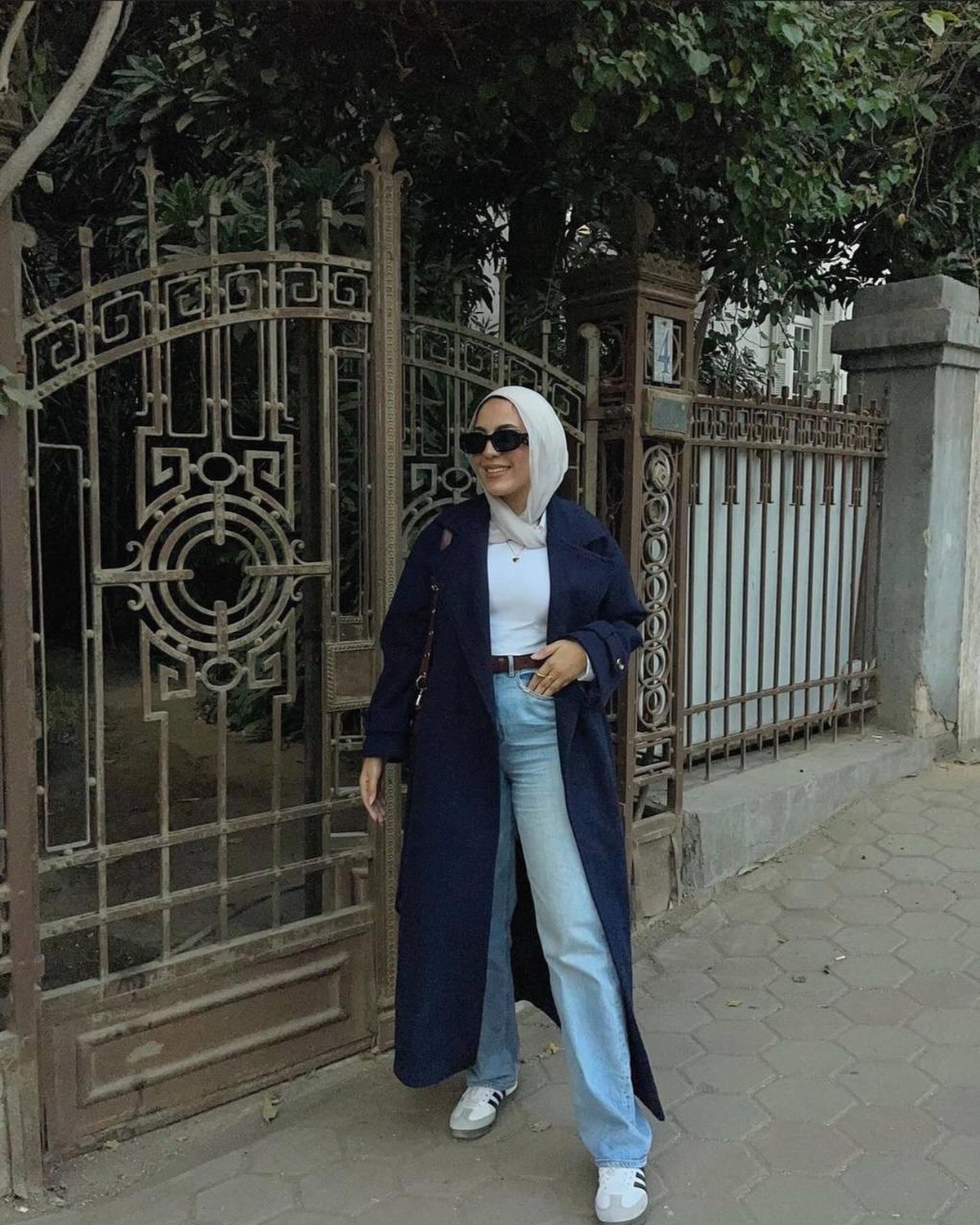 9 Ideal Ways to Style Dark Blue Coat Styles for Women - Archeworks
