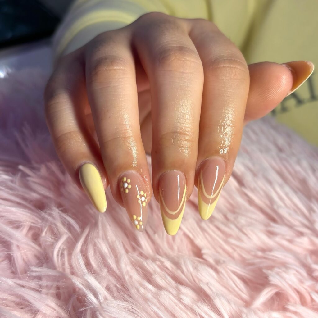 18 Adorable Pastel Yellow Nail Designs to Adore - Archeworks