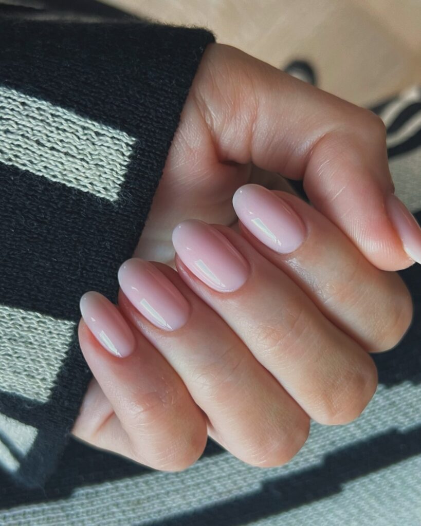 18 Gorgeous Short Round Nail Designs That Impress - Archeworks